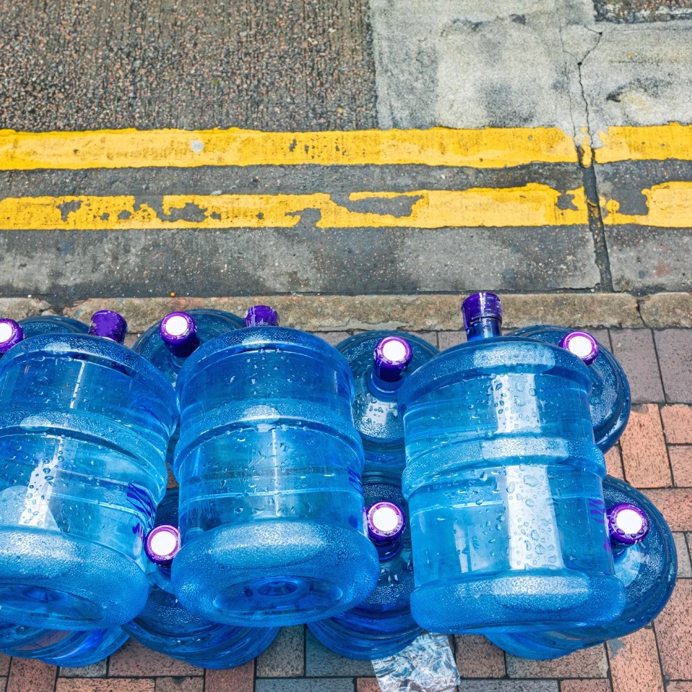 Los garrafones pet son los mas resistentes para transportar agua o ...