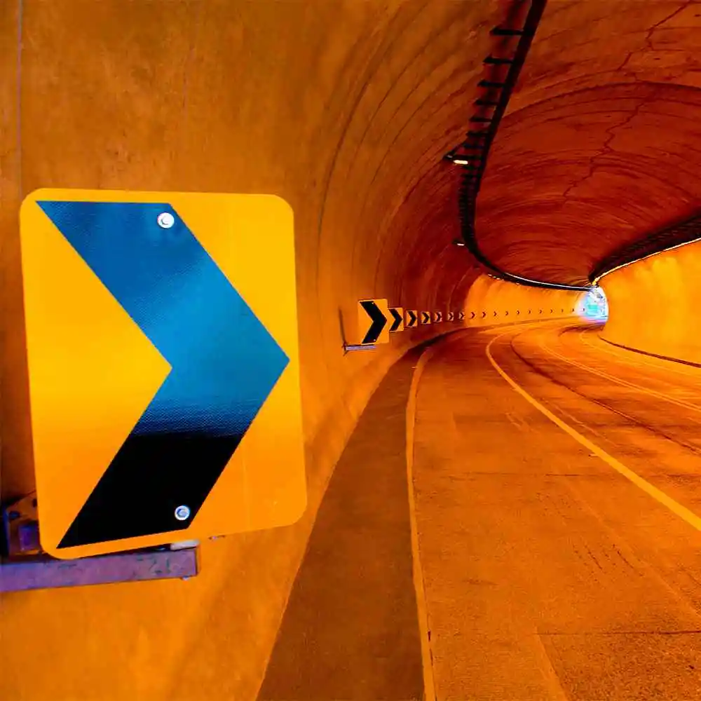 Vinil reflejante de alta intensidad, visibilidad desde 500 mts. de distancia